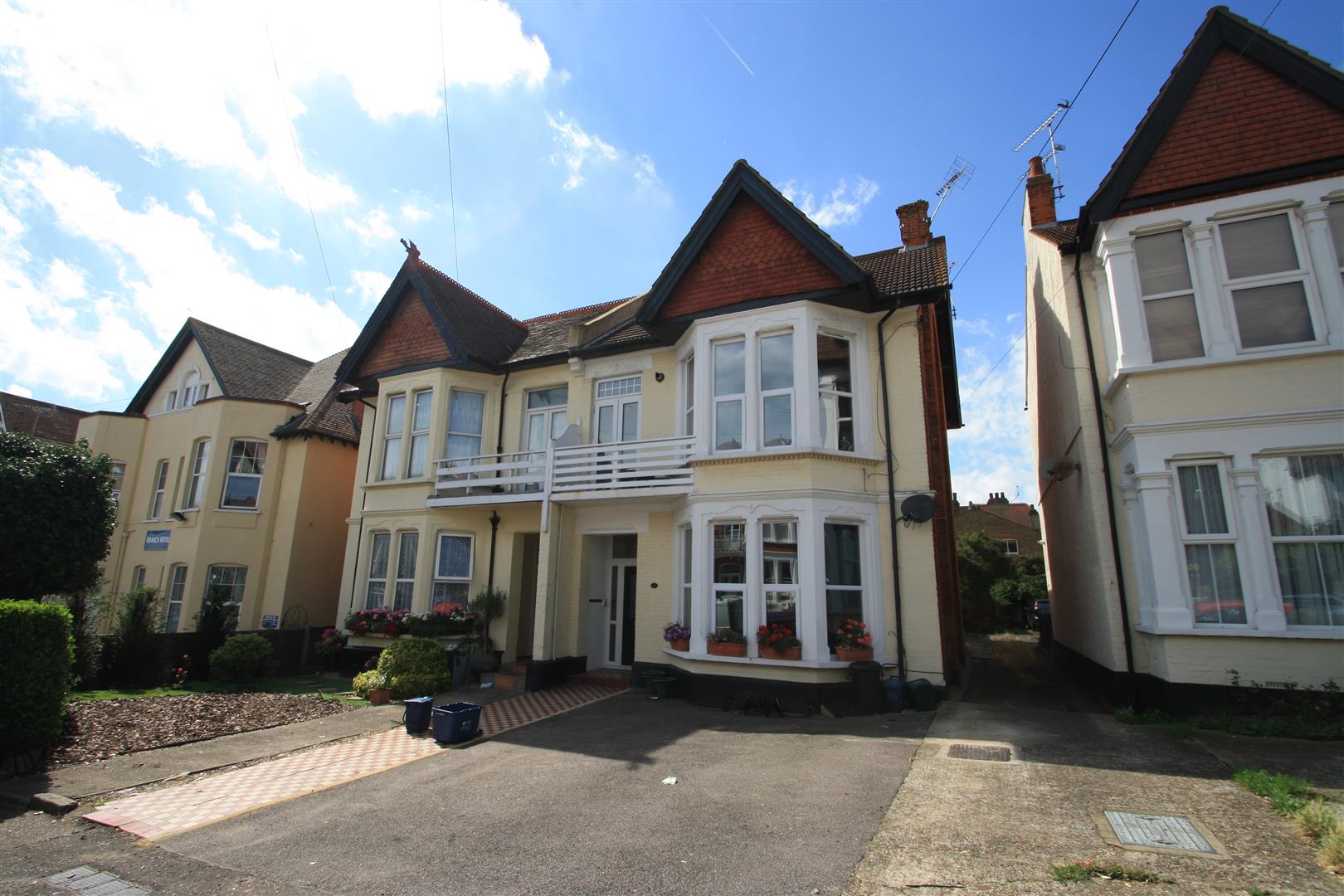 Appointmoor | Cobham Road, Westcliff-On-Sea